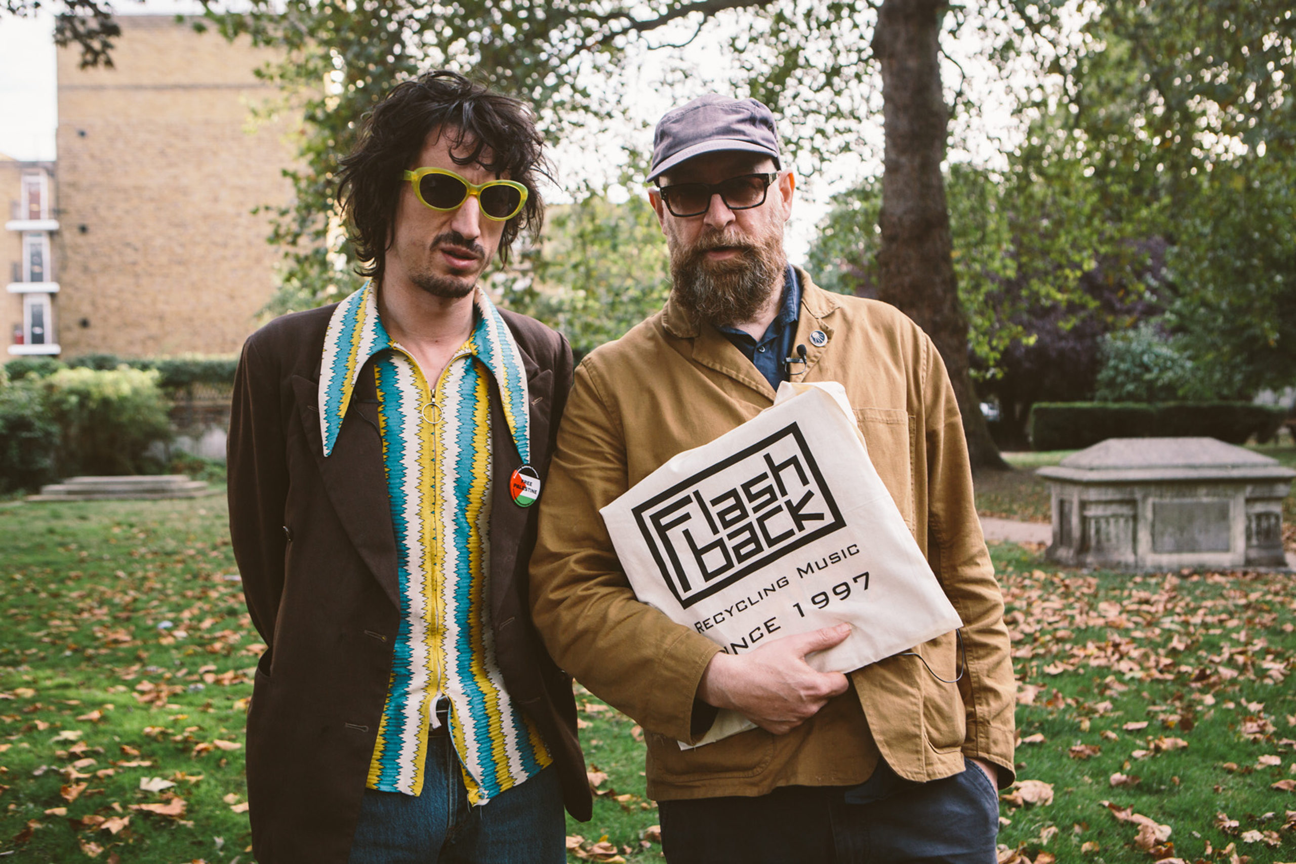 Vinyl shopping with The Moonlandingz - Bands Buy Records episode 04 ...