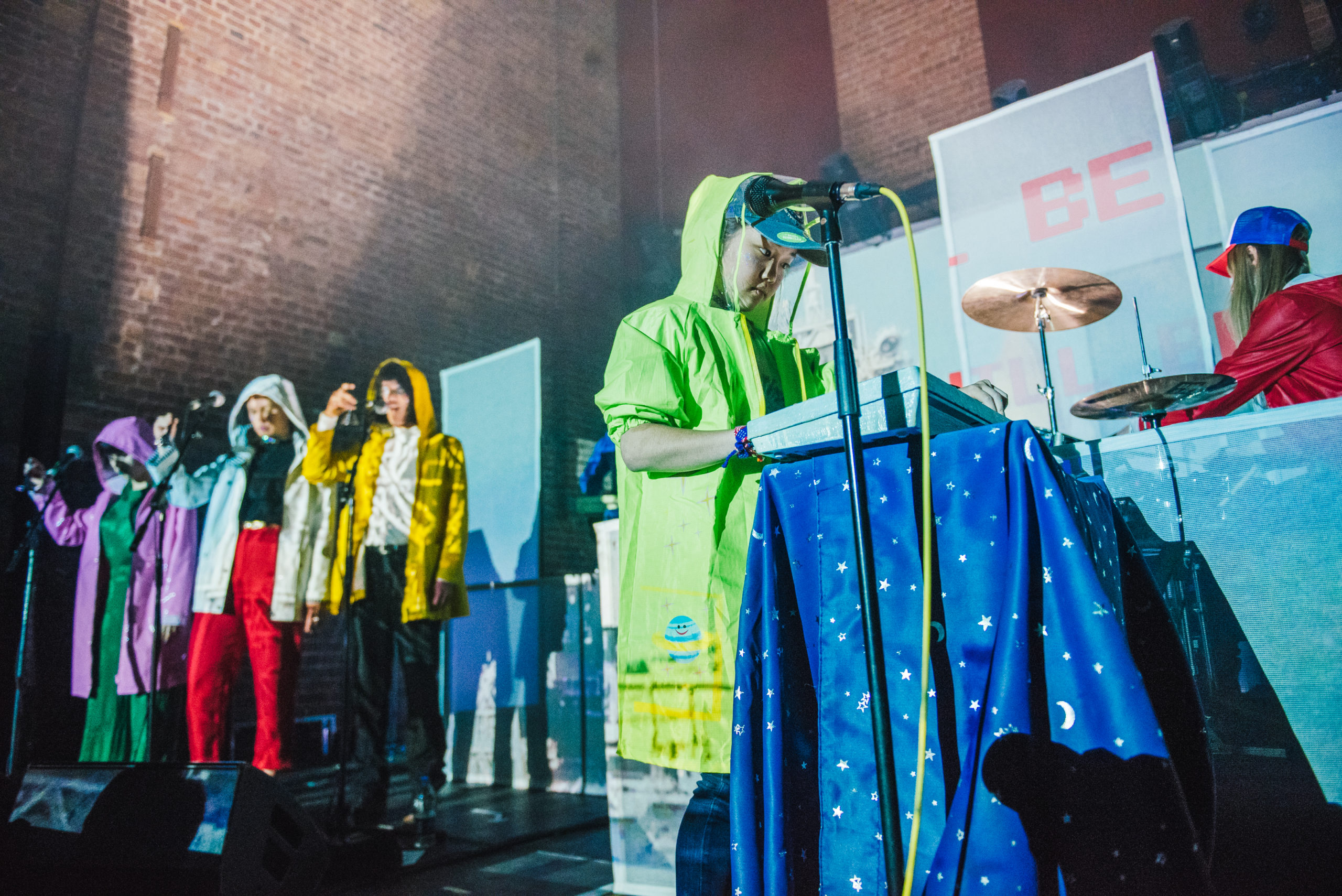 The wondering is over - this is what a Superorganism live show is like ...