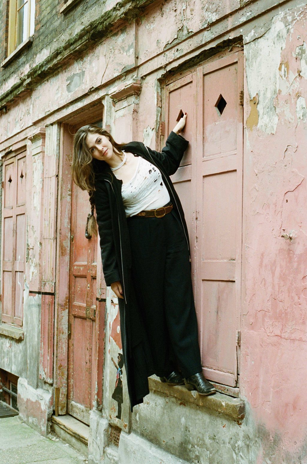 Vera Sola – Paranormal poetry and saloon tunes from a true American ...