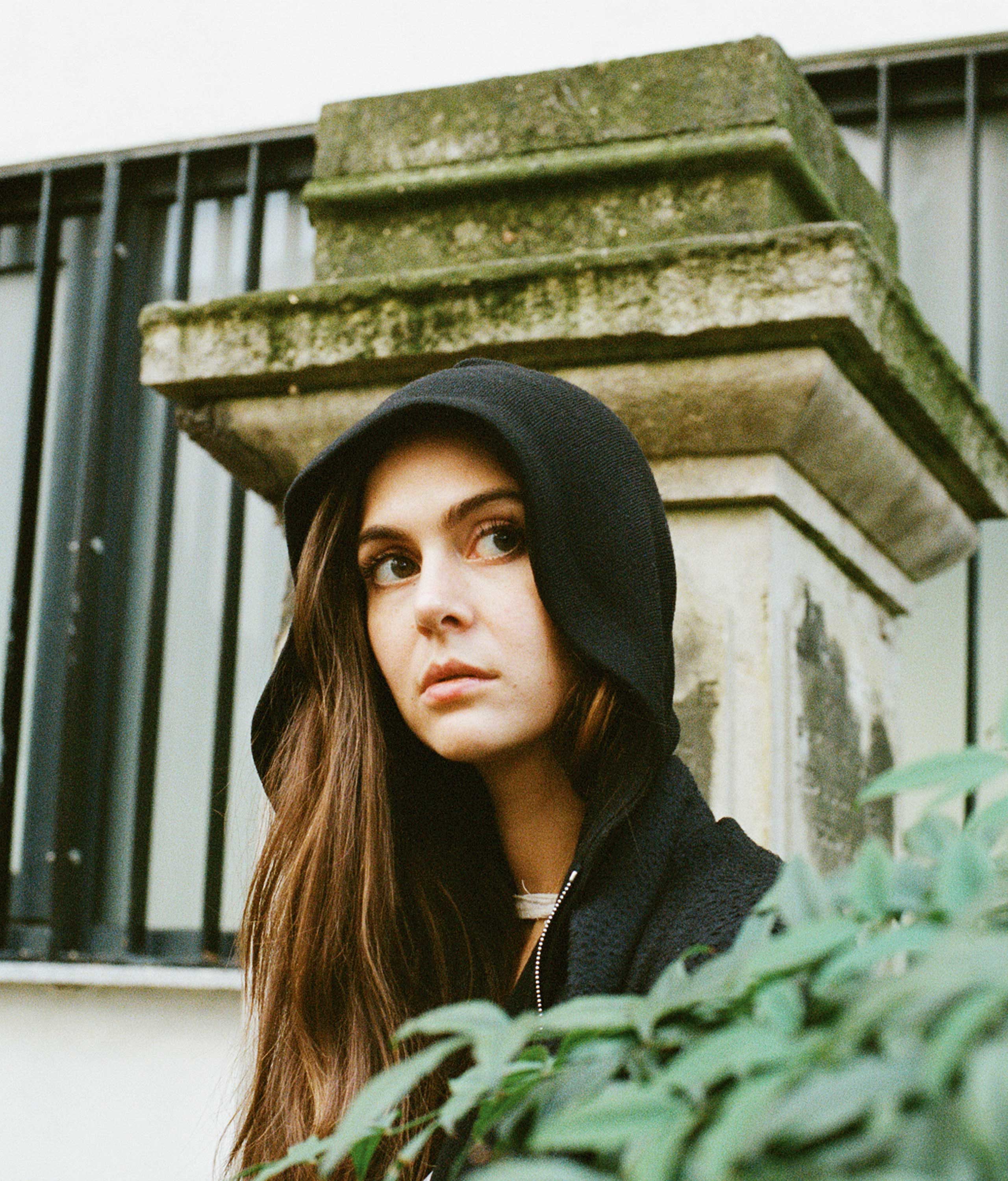 Vera Sola – Paranormal poetry and saloon tunes from a true American ...