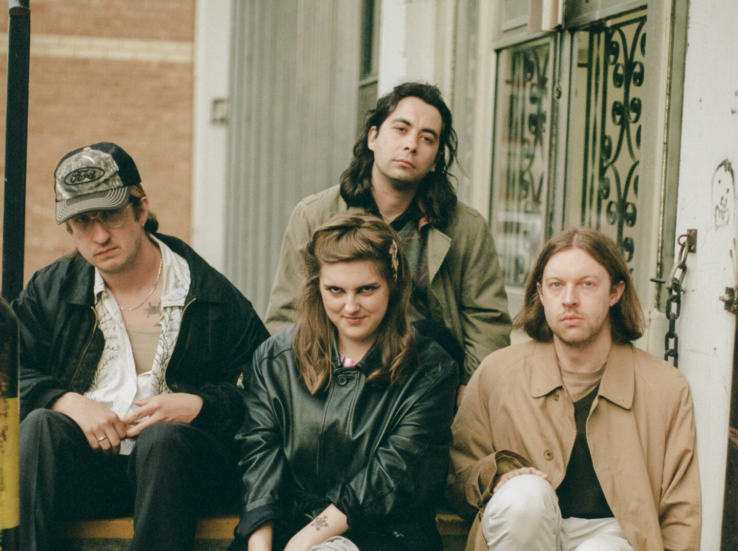 Sniffany & The Nits: there's something troubling in the chamber pot ...