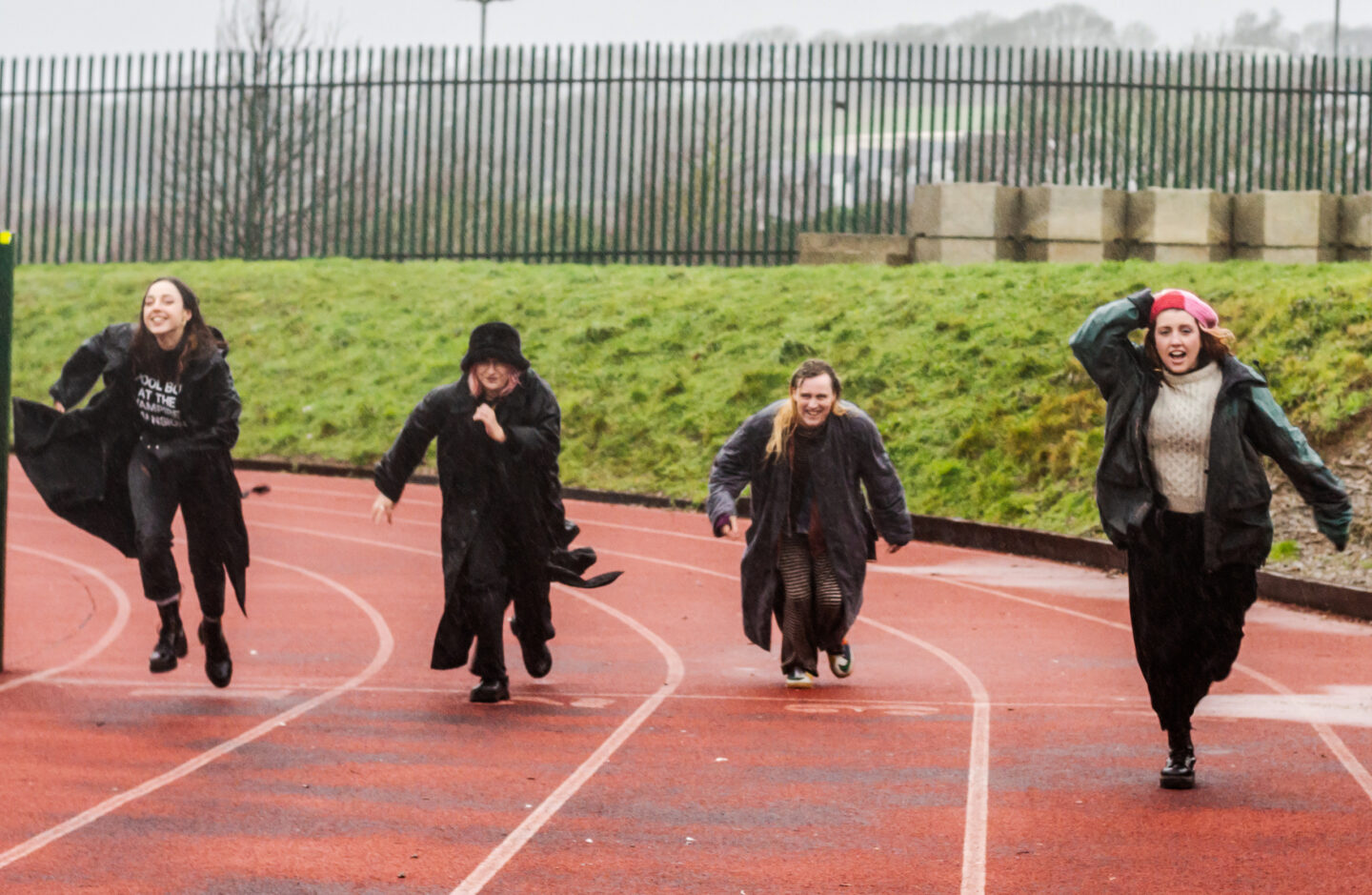 Mhaol L and Q 9 - Loud And Quiet